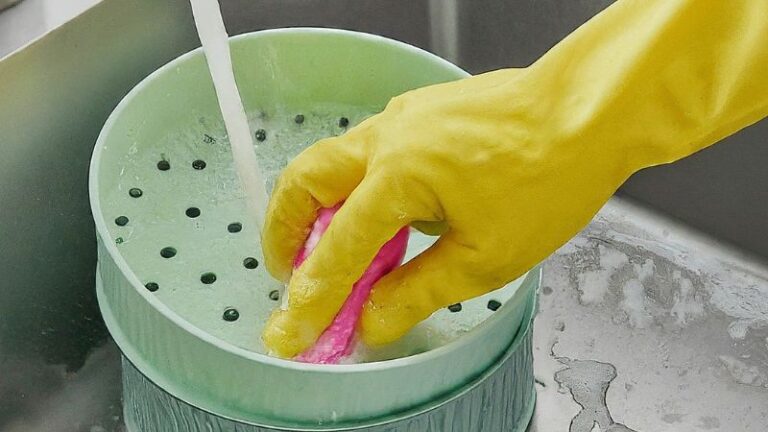 Does Silicone Leach Into Food? | Rysilicone.com